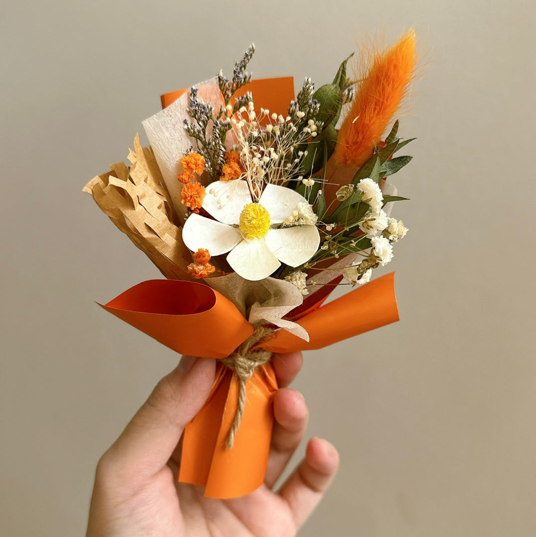 Mini Dried Flower Bouquets | Same Day Delivery – draftsgiftshop
